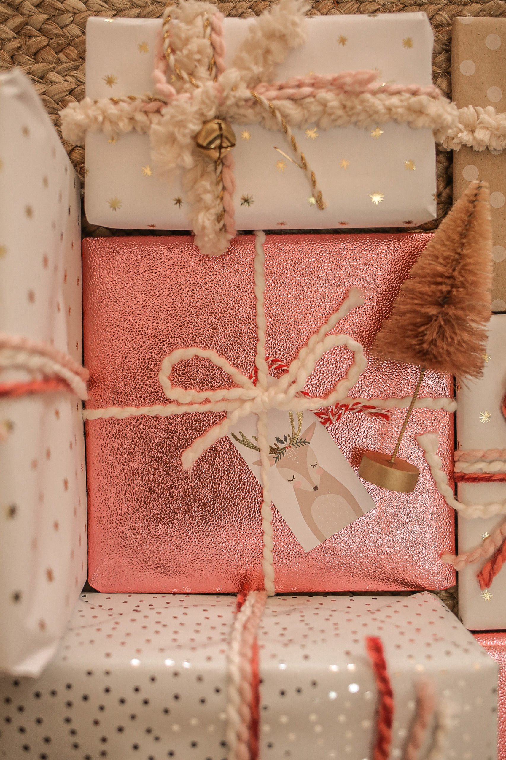 10 Tips for Cute + Fun Gift Wrapping - amanda party + home