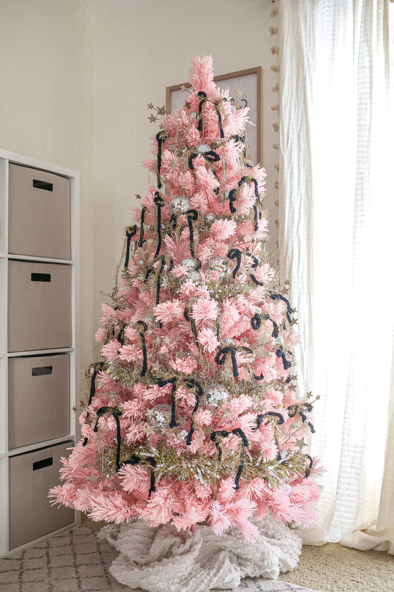 How to Decorate a Tree for New Year’s Eve - amanda party + home