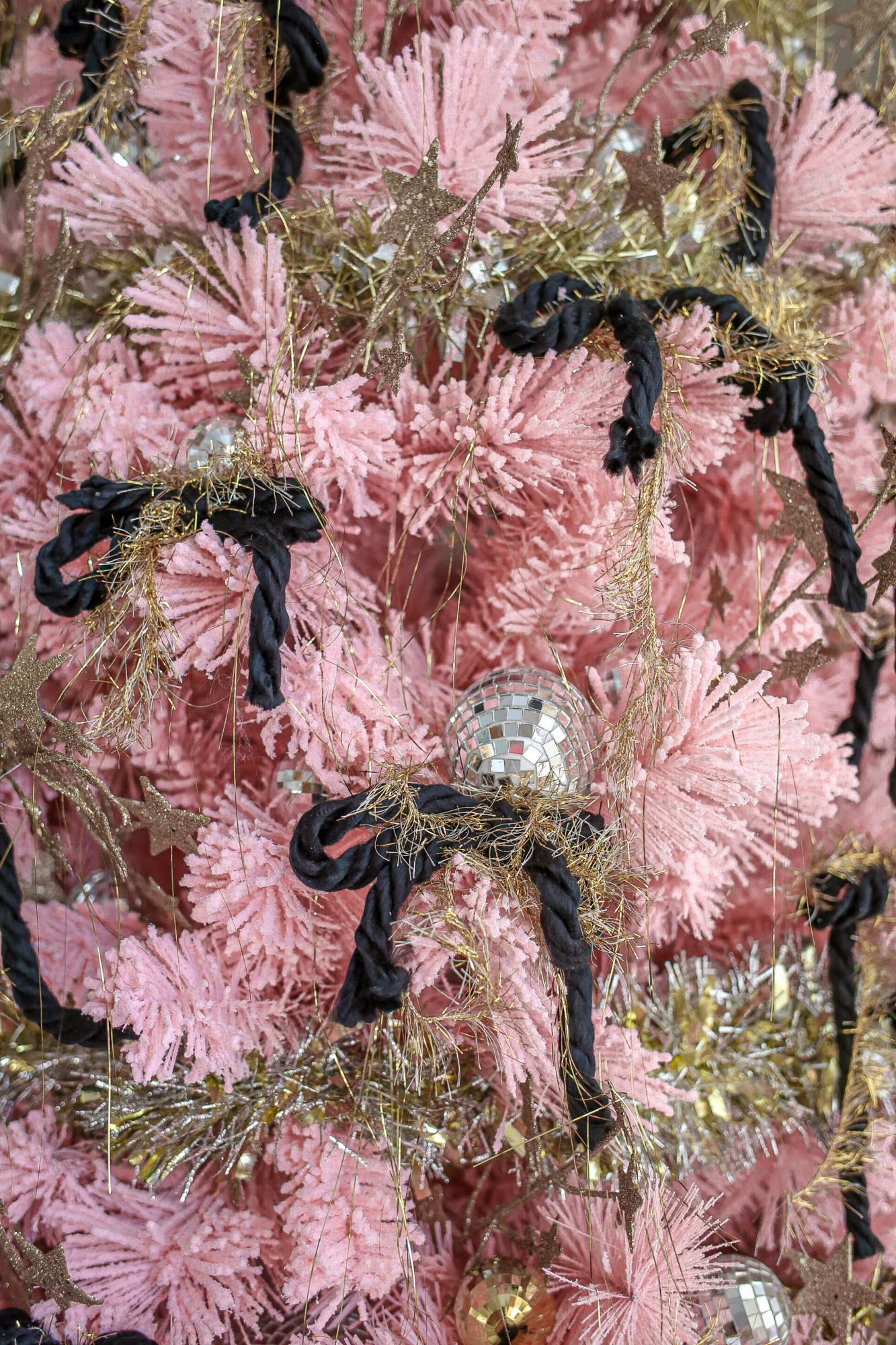 How to Decorate a Tree for New Year’s Eve - amanda party + home