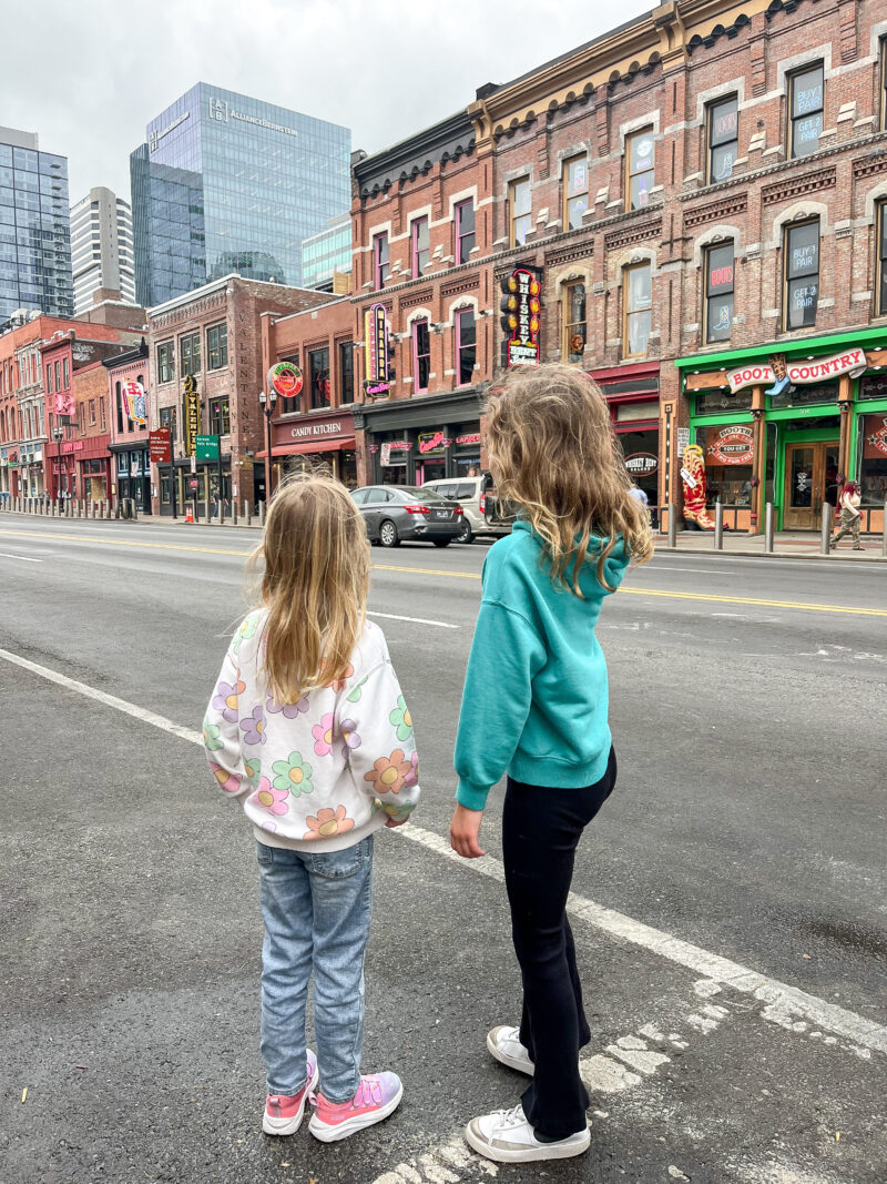 10 Things to Do in Nashville with Kids - amanda party + home