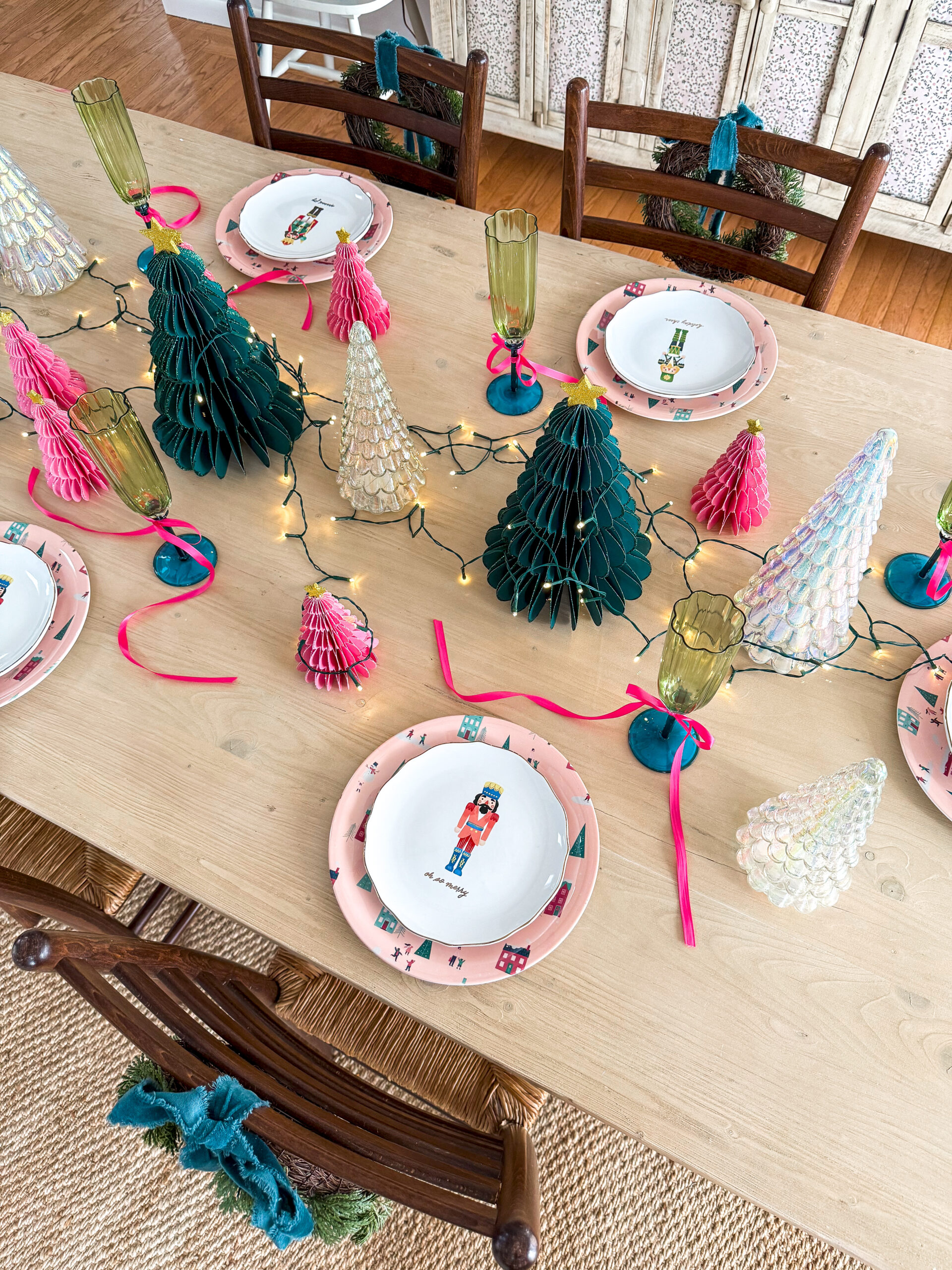 setting a christmas party table - amanda party + home