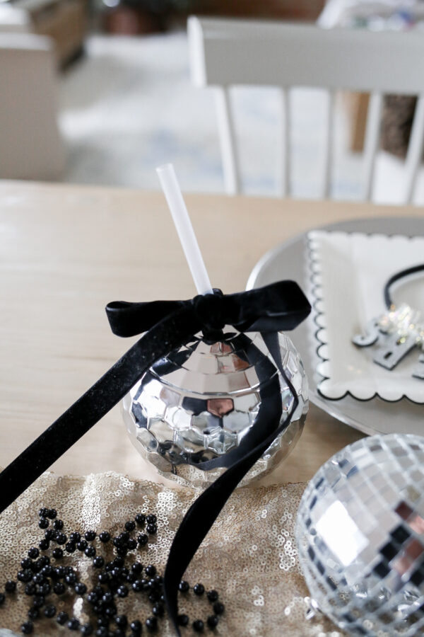 nye table setting - amanda party + home