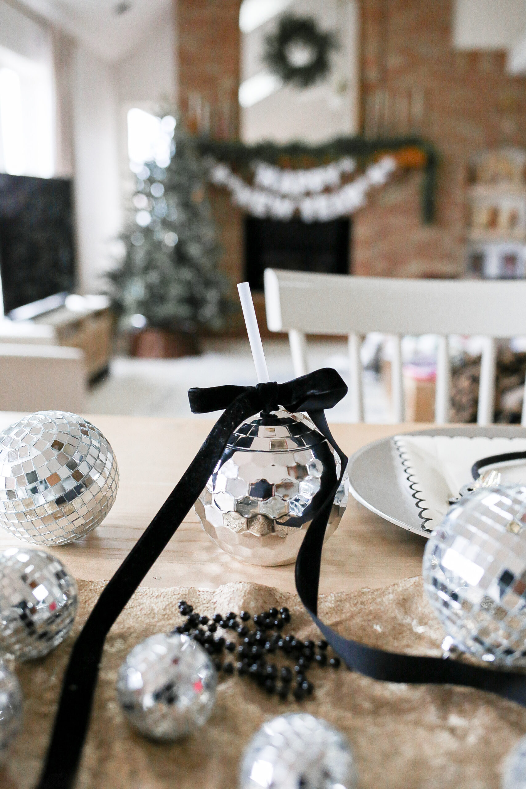 nye table setting - amanda party + home