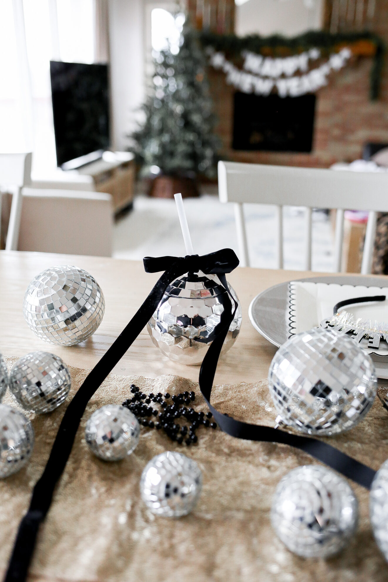 nye table setting - amanda party + home